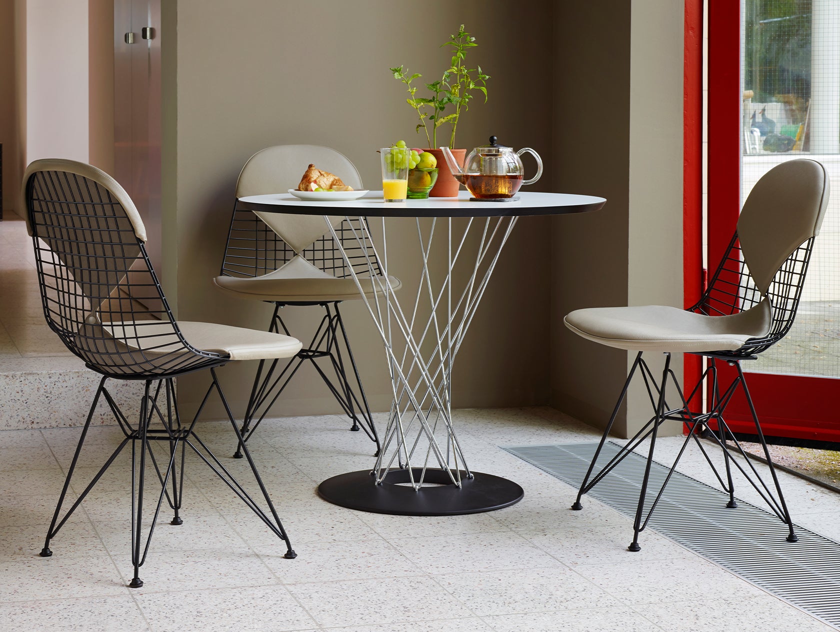 Noguchi Dining Table by Vitra – Really Well Made