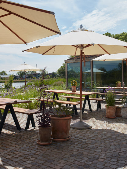 Overlap Outdoor Bench by Fritz Hansen – Really Well Made